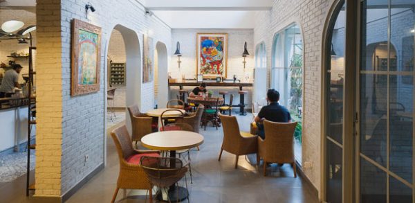 Menikmati Suasana Kedai Kopi Ala Trafique Coffe - deCODE