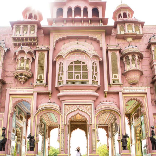 Spoil The Eye With The Vibrancy Pink Of Jaipur - deCODE