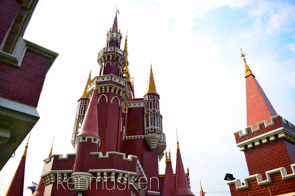 Taman Mini: ‘Disneyland'-nya Indonesia - deCODE