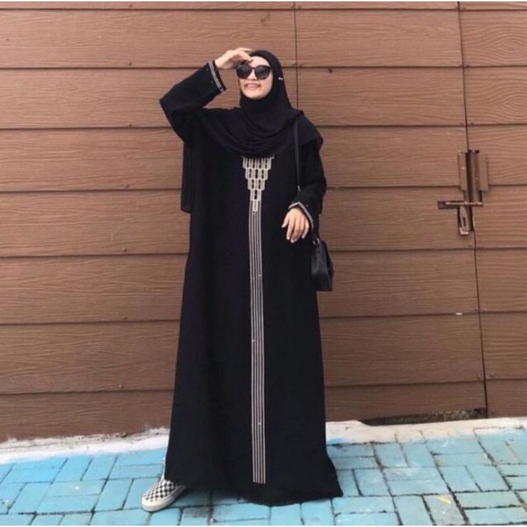 Asal-Usul Kaftan dan Abaya yang Menjadi Khas Baju Lebaran - deCODE